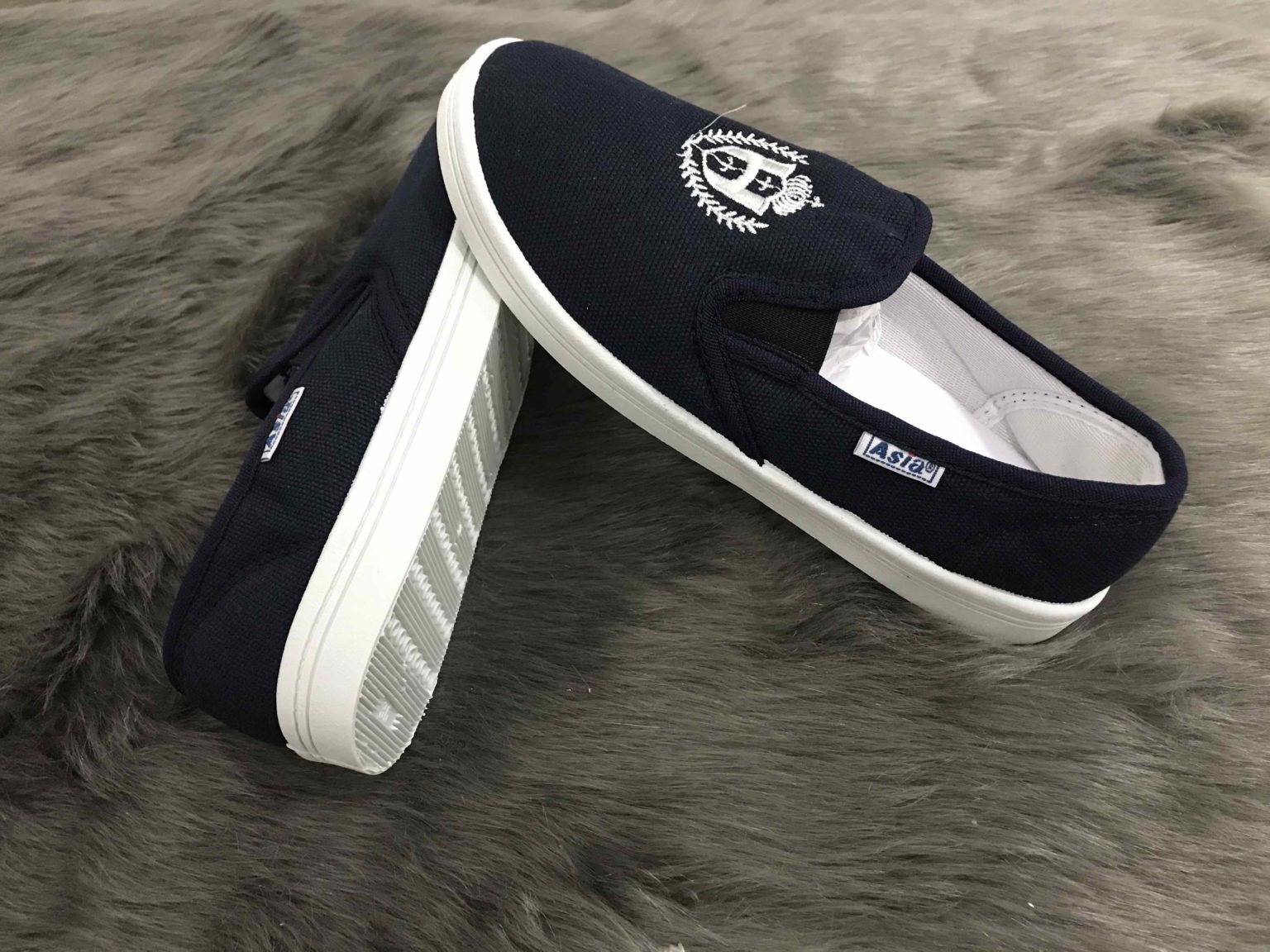 Top 10 mẫu giày Bata nam và nữ hot nhất hiện nay | ELLY - TOP 10 Thương ...