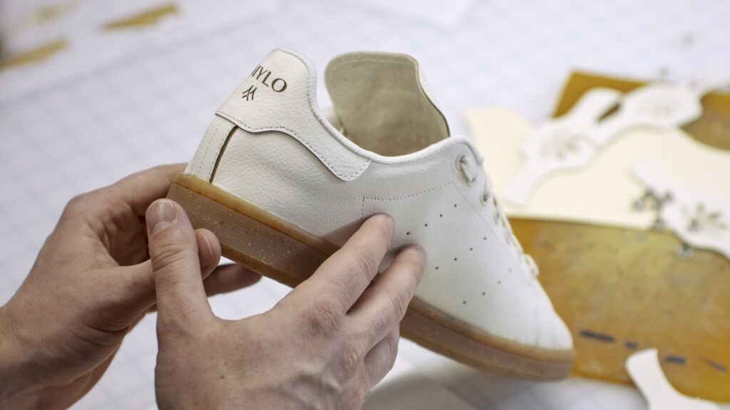 Cùng tìm hiểu về đôi giày Stan Smith Mylo mang tính bền vững | ELLY ...